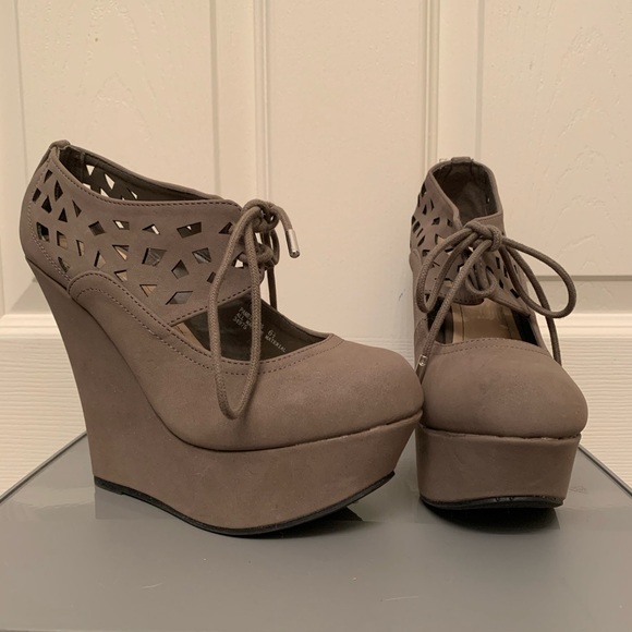 Shoes | Wedge Heel Closed Toe Platform Pumps | Poshmark